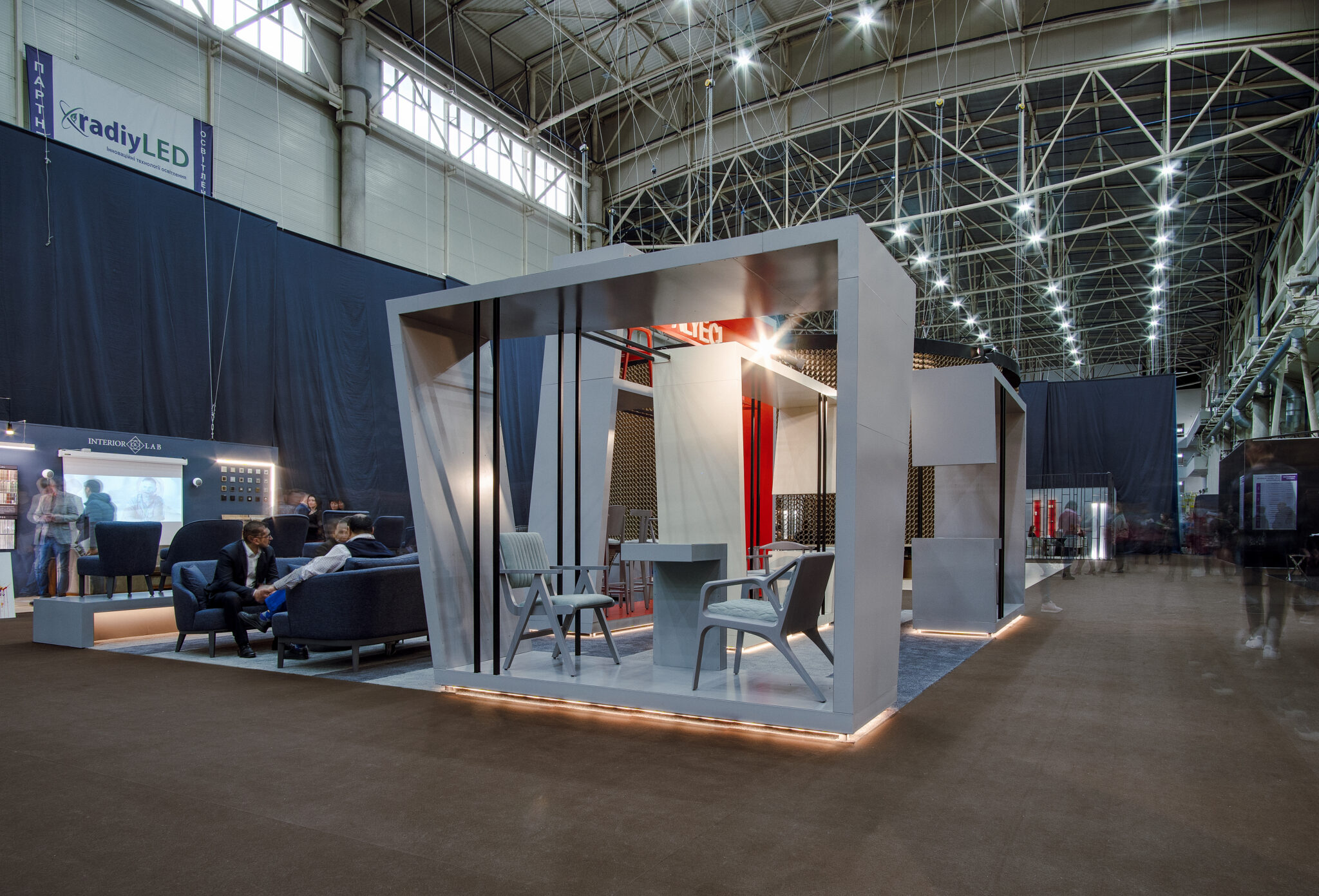 SANDALYECI STAND • loft buro